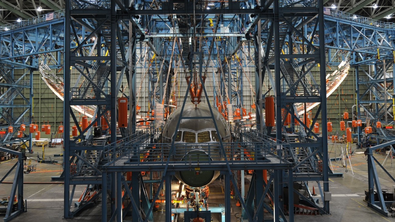 How Much Can an Airplane Wing Bend? - turbli