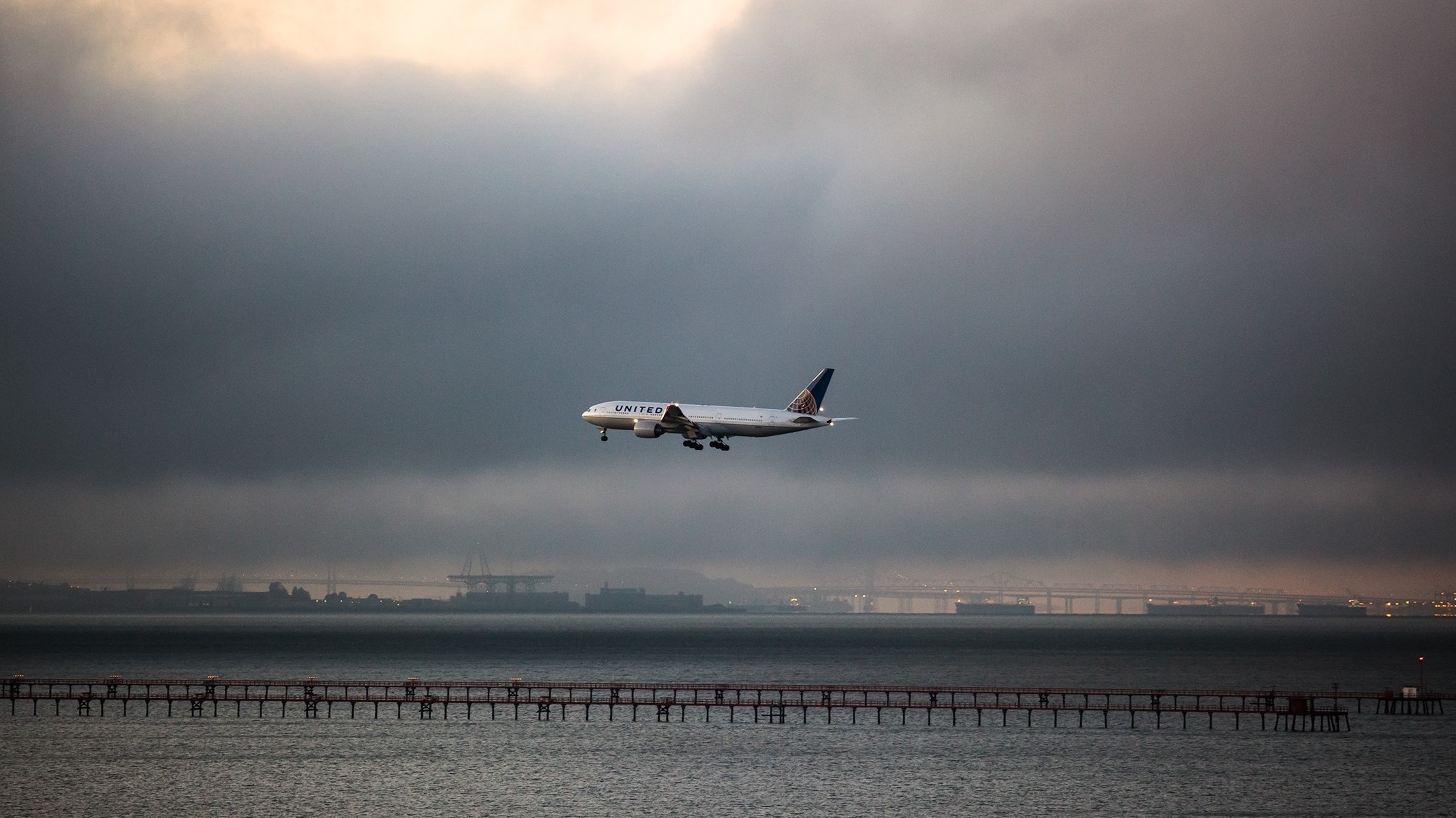 Low-Level Turbulence: Inversion Layers, Thermals and Microbursts - turbli