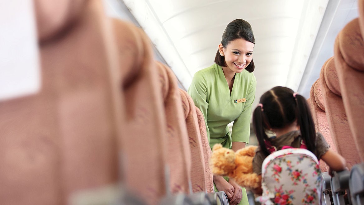 Flight Attendants: A Complete Overview of Their Career and ...